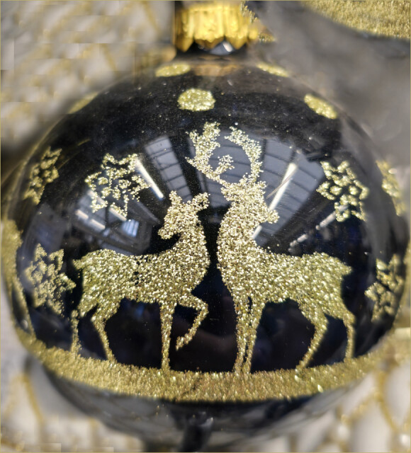 Detailed bauble | Terrifo | Blipfoto